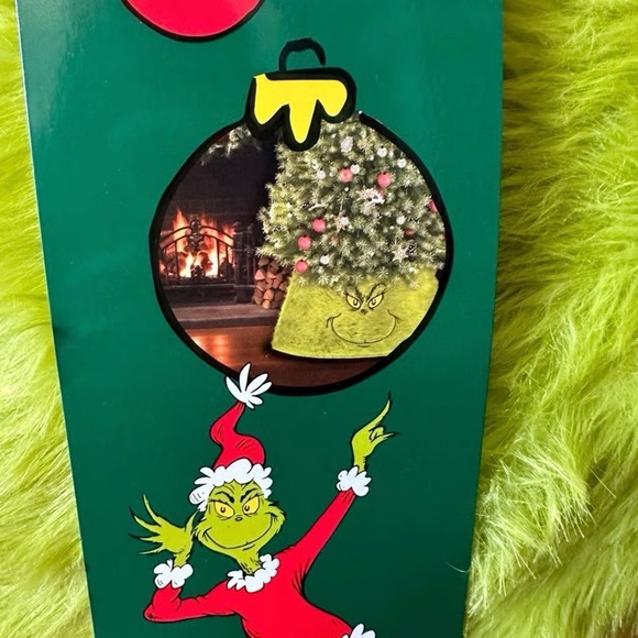 Holiday | New The Grinch Green Fuzzy 268 In Wide Christmas Tree Collar ...